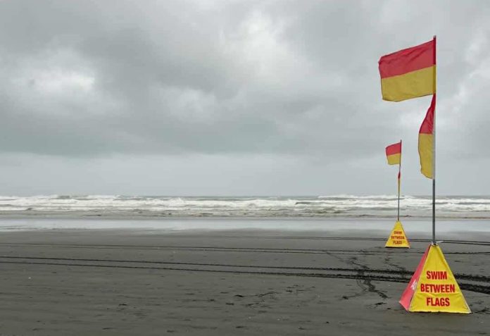 Lifeguards face busy beaches - Franklin Times